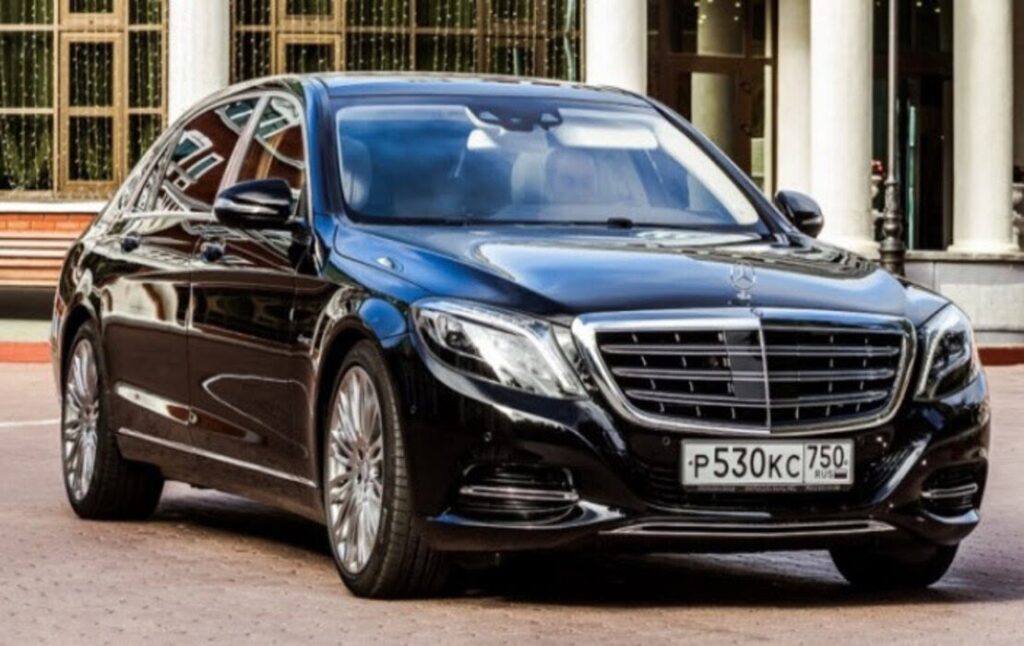 Giá xe Mercedes Maybach S400, thông số & ưu đãi tháng 10/2025