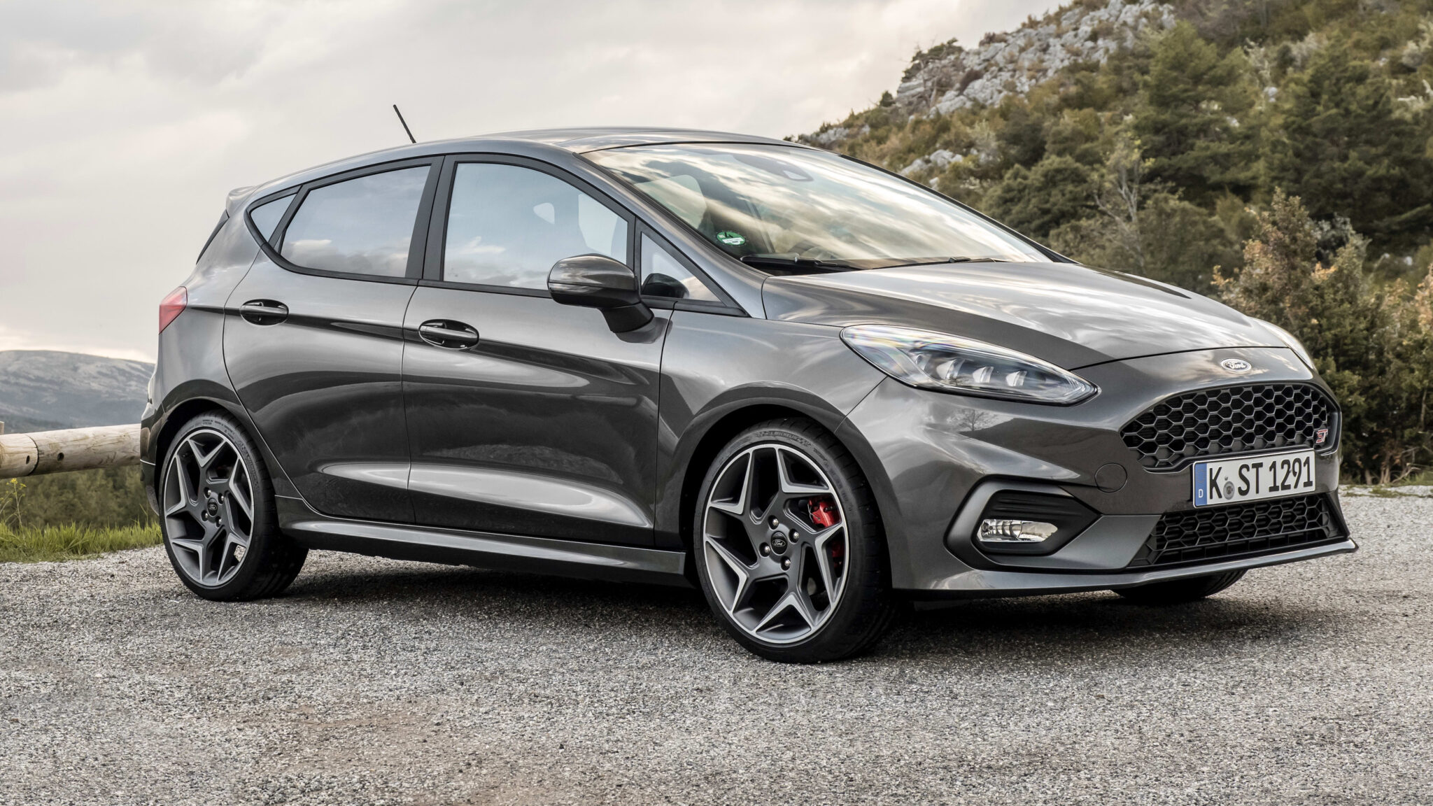 Có Nên Mua Xe Ford Fiesta Cũ? – Đánh Giá Chi Tiết - Chợ xe 365